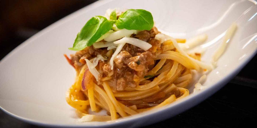 Trighetto con genovese di manzo e provolone del monaco | La Molisana